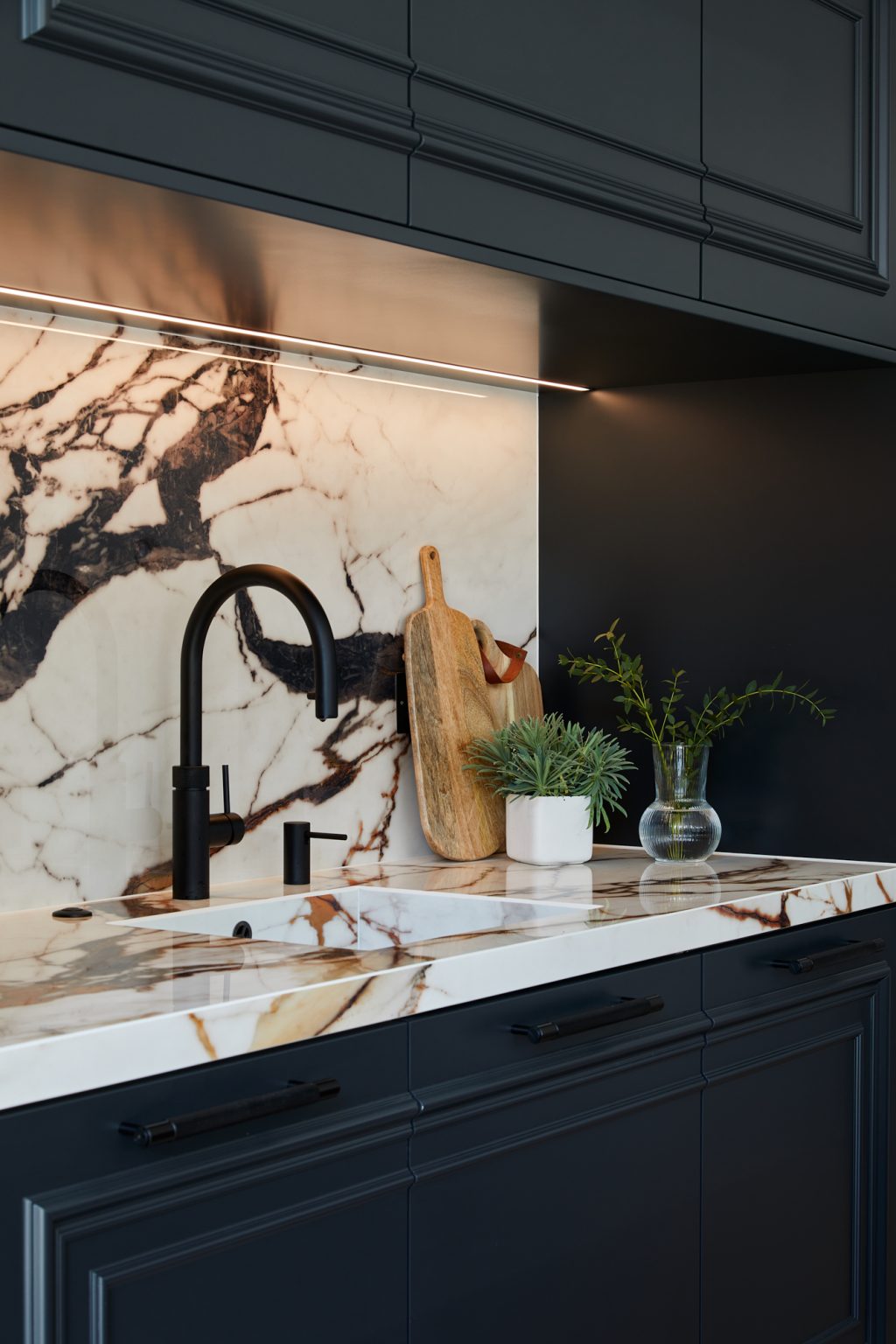Luxury Kitchen Showroom Kensington - Daniel George Kitchens